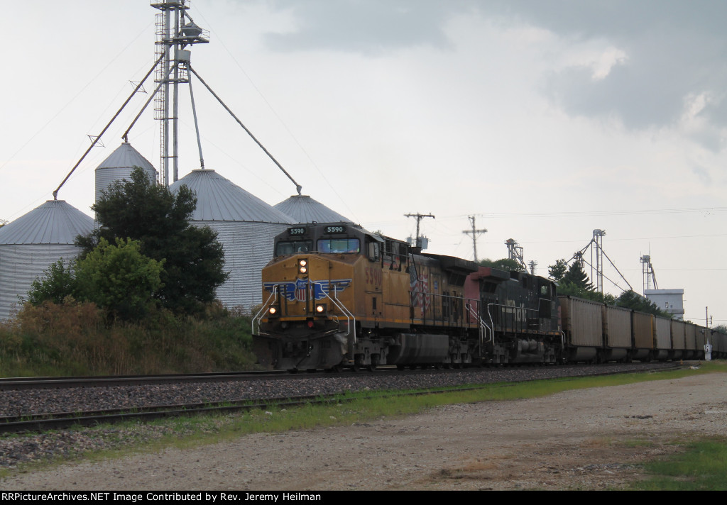 UP 5590 & SP 107 (1)